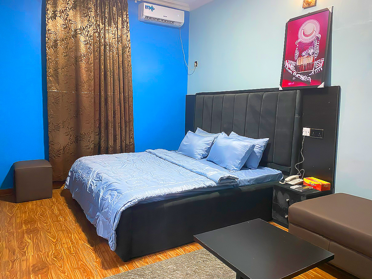 Standard Room - Square Dot Apartments